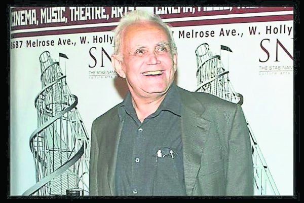 《狂牛》編劇逝世 | 娛樂 | 2019-09-13 – 光明日报