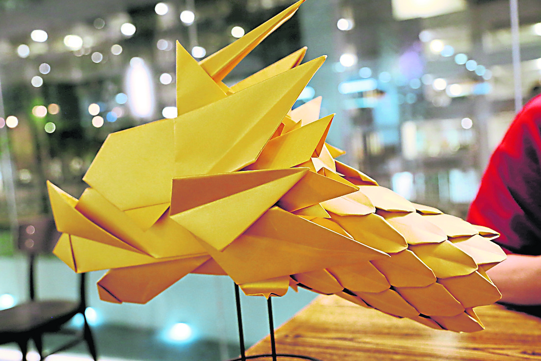 紙藝多花樣 手摺龍頭紙花球 | 专题 | 副刊 | 2024-02-14 – 光明日报