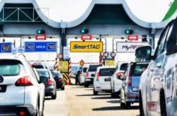 PLUS施菲尔收费站道路维修 重型车道22日起关闭6天 | 精选 | 即时 | 国内 | 2025-04-21 – 光明日报