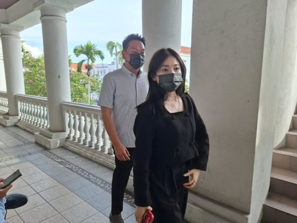 Sarah Leo案翻转! 控方改控“藏赃”罪 | 精选 | 即时 | 国内 | 2025-05-13 – 光明日报